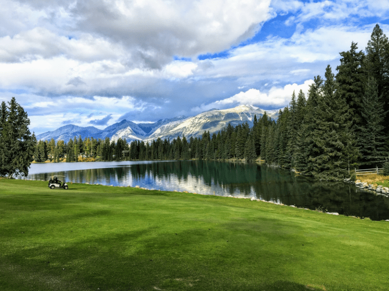 Best Places for golfing in Alberta - DiscoverCanada.Blog